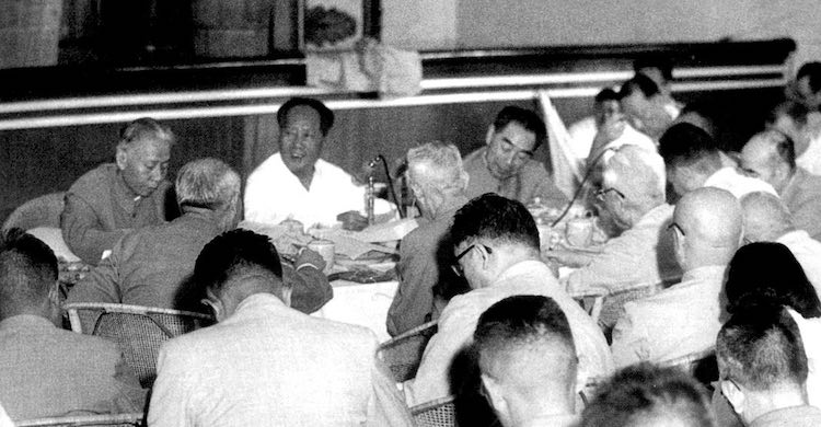 Renverser ciel et terre : la Révolution culturelle par Yang Jisheng